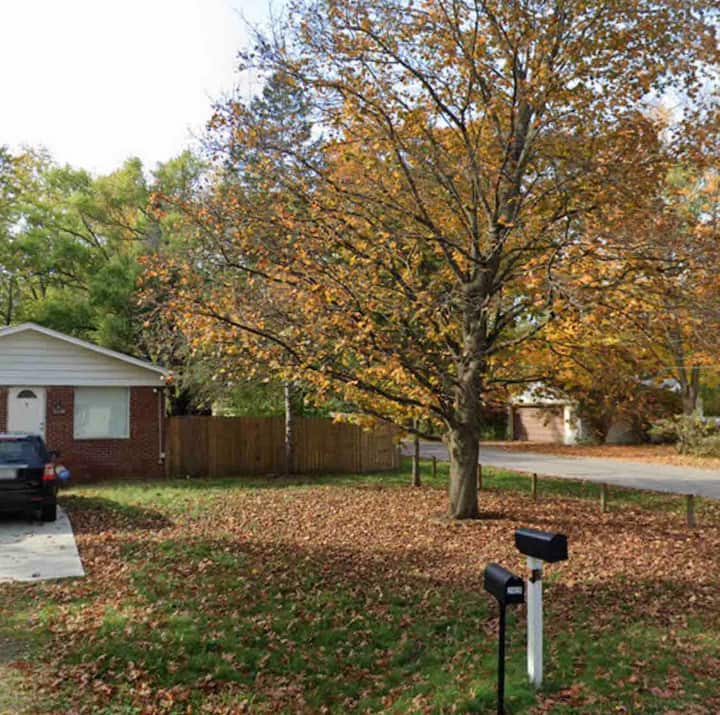 Cozy Three Bedroom Home In Michigan - 파밍턴힐스