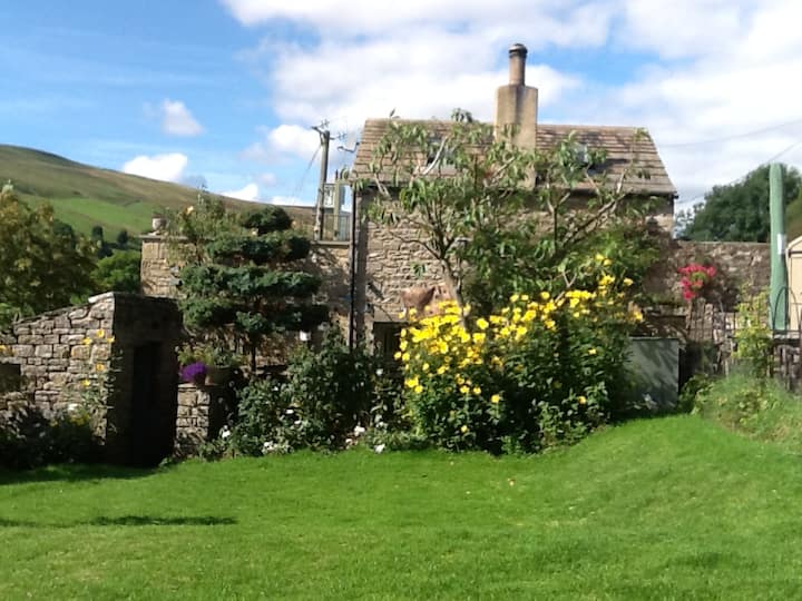 Swallows Byre, Amazing Views, Cosy, Warm - Askrigg