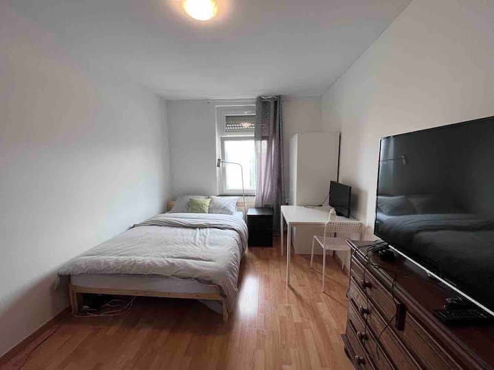 Cosy Room Near Esch City Centre - Esch-sur-Alzette