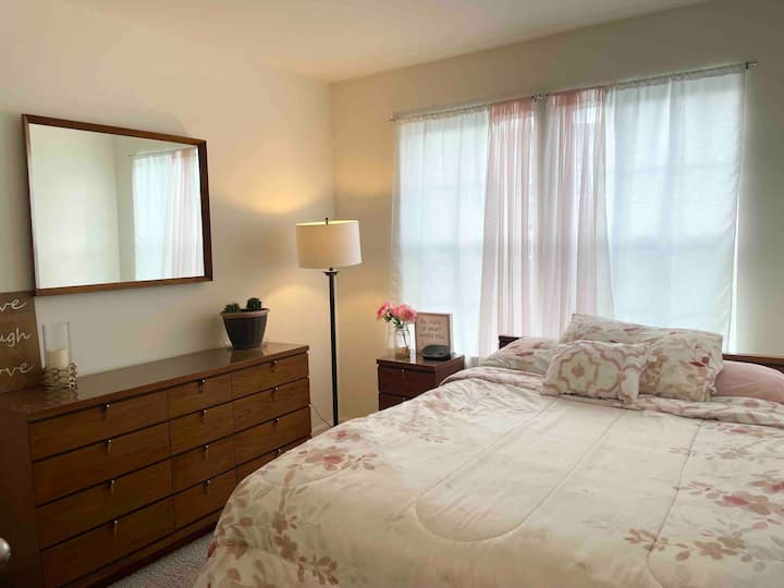 Comfort And Style Near Downtown Frederick - Frederick, MD