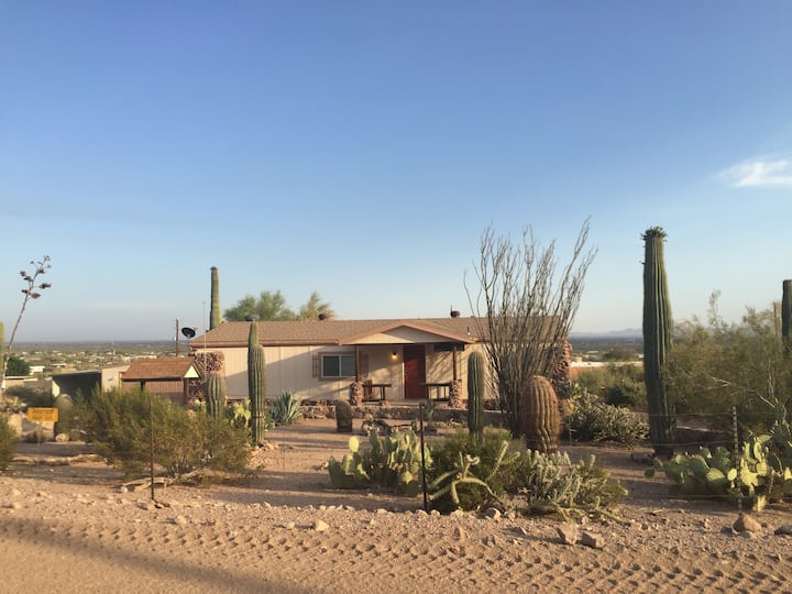 Goldfield Mountain Getaway -- Vacation Rental Home - Apache Junction
