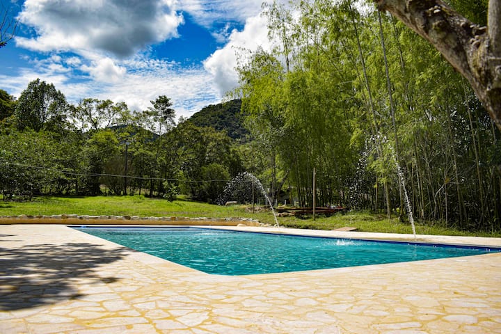 Finca Completa Con Piscina , Vereda El Bizcocho - San Rafael, Colombia