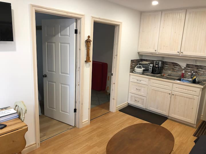 Quaint Retreat - Wasaga Beach