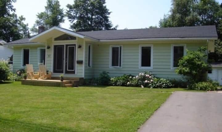 Brighton Home On Edinburgh - Charlottetown