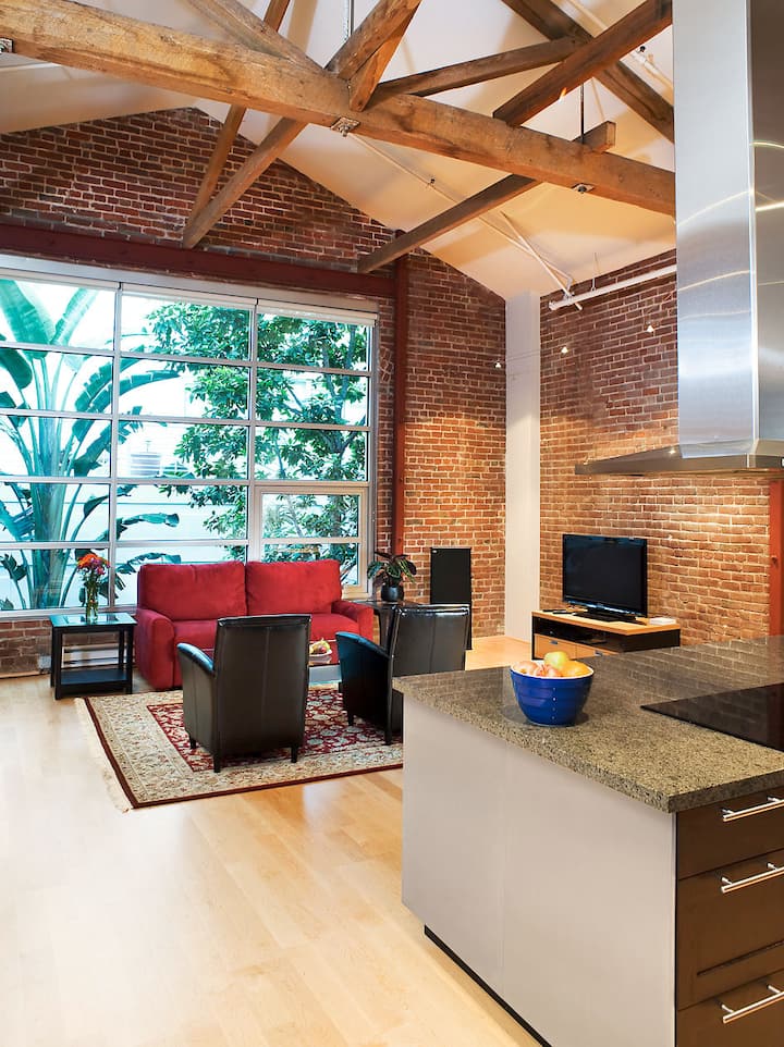 Historic Brick Loft, One Block From Waterfront - San Francisco, CA