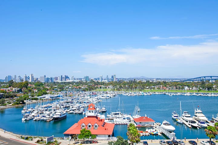 Stunning Luxury Condo On The Beach At Coronado - Coronado, CA