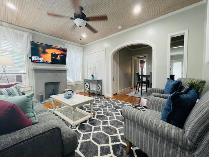 Suite Dreams-long Stays-daniel's Urban Villa-upper - Houston, TX