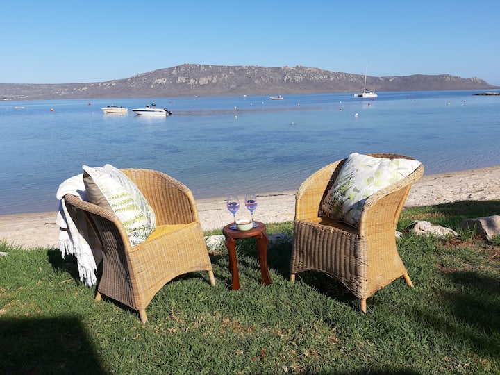 Big Beachfront Cottage For Family Holidays - Langebaan
