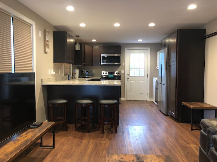 Apartment #2, Cottage Style, Close To Beaches. - Newport, RI