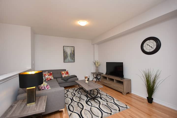 Royal Stays - Townhome Collection In Oakville On - Oakville