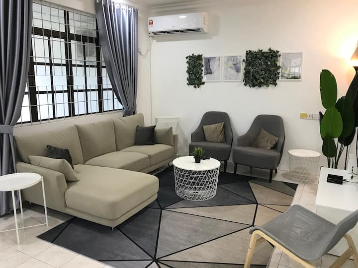 Dahlia Homestay (Wi-fi & Netflix) - Miri