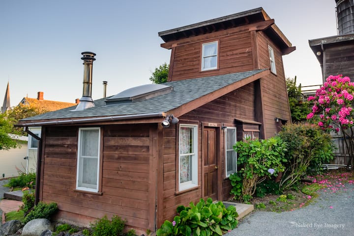 Sears Tower - Dog Friendly - Mendocino, CA