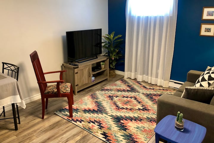 Centrally Located 1-bedroom Charming Suite - Moncton