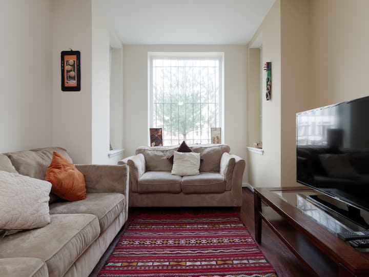 2 Bedroom Apt Across From Columbia Heights Metro! - Washington