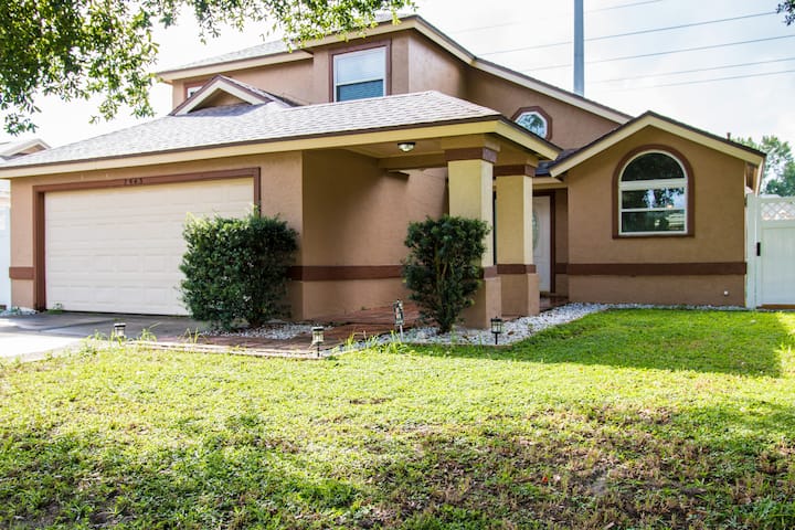 Beautiful Family Home! 10 Mins To Universal Parks - Orlando
