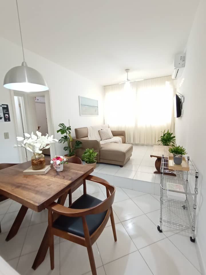 Apto Bal. Camboriú C/ Vista P/ O Mar, Pé Na Areia. - Balneário Camboriú