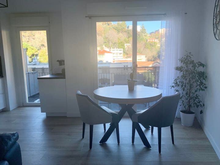 3 Pièces, Parking, Terrasse, Centre De Nice - ibis budget Nice Californie Lenval