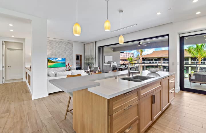 Maui Resort Rentals: 6 Total Bedrooms At Kaanapalis Newest Luxury Residences, Steps From Beach & Resort Amenities! - マウイ島, HI