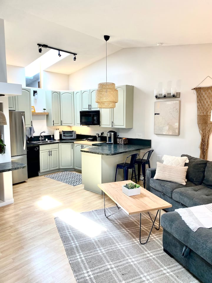 One Bedroom Turnagain Apartment - Anchorage