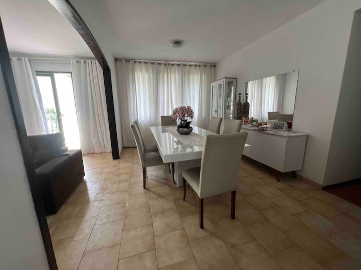 Quarto Para Casal No Costa E Silva - Joinville