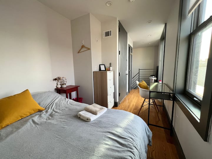 Modern Skyline View Duplex Private Roof Loft Room - Nueva York, NY
