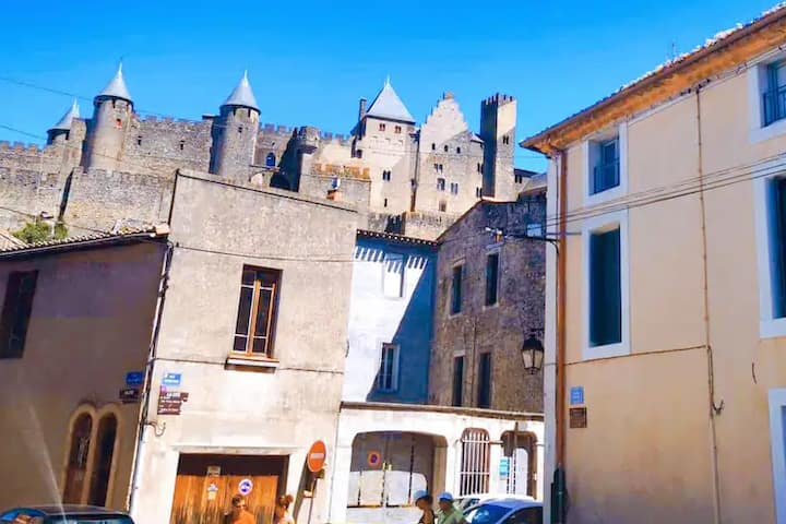 Appart Chaleureux Au Pied De La Cité Avec Parking - Carcassonne