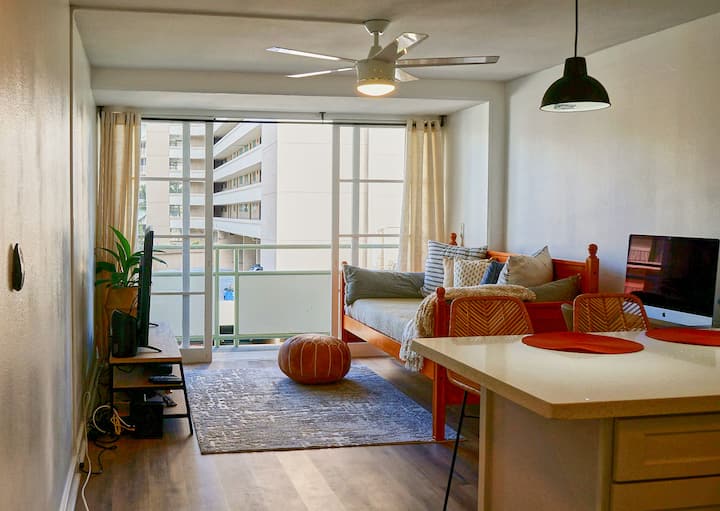 The Ultimate Waikiki Paradise *Free Parking* - Honolulu