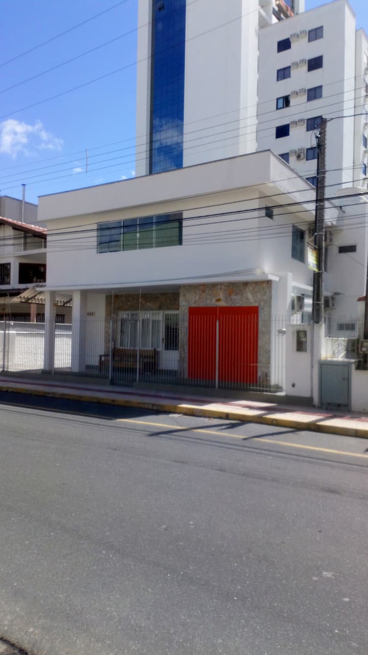Quarto Em Pousada - Balneário Camboriú