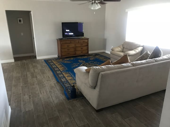 Gorgeous 2 Bedroom And 2 Bath Home, Peace& Quiet - Tucson, AZ