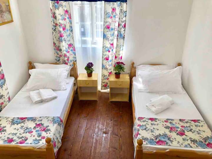 Private Rooms In A Central Location 2 - Kotor