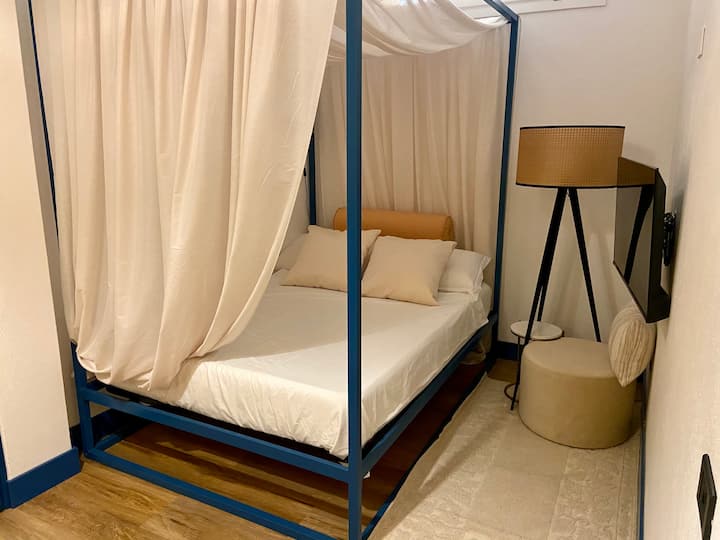 Due Passi, Casa Indipendente Nel Centro Storico - Cagliari
