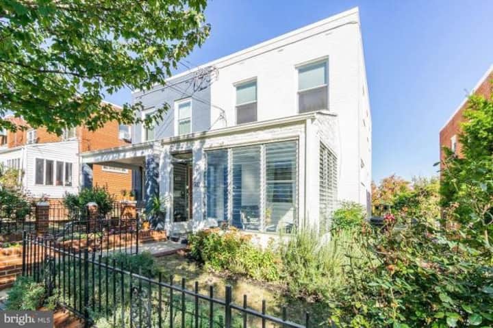 3 Bed, 1.5 Bath W/backyard & 10 Min Walk To Metro - Washington, DC