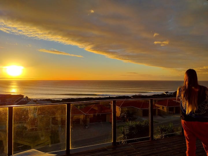 Starfish Surf House.  Ocean Loft  Apartment - Jeffreys Bay