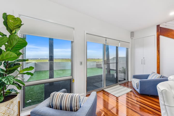 Beach Front In The Heart Of Port Macdonnell - Port Macdonnell