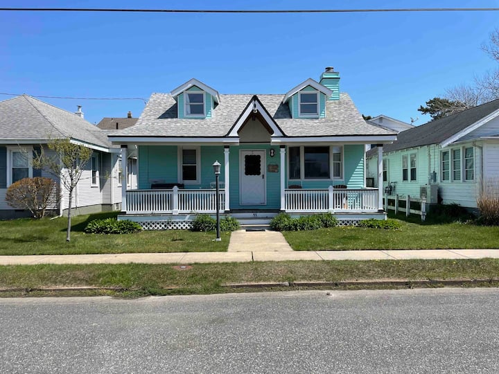 Shore Cottage Steps Away From Warm Sandy Feet - Sea Isle City, NJ