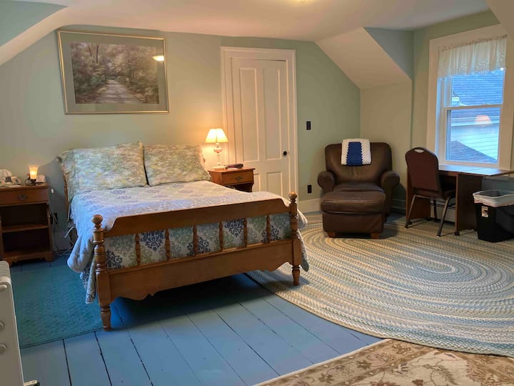 Private Bedroom Close To Town & Beaches. - Bath, ME
