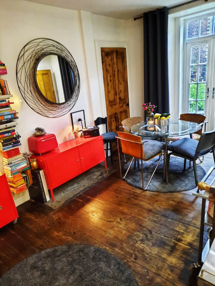 Central, Beautiful Room And Bathroom, Garden Flat - Leith