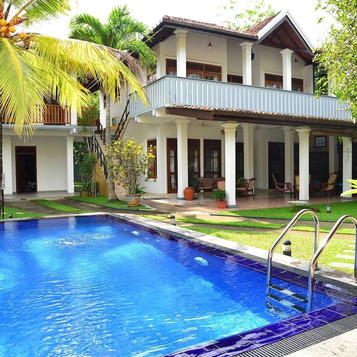 Surf Villa Hikkaduwa (Entire Villa With Bb Basis) - Hikkaduwa