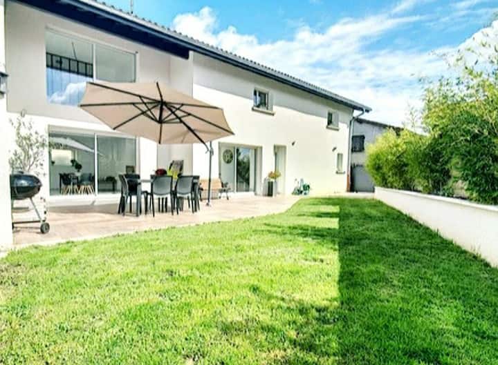 Maison De 150 M² Totalement Rénovée Au Calme - Saint-Quentin-Fallavier