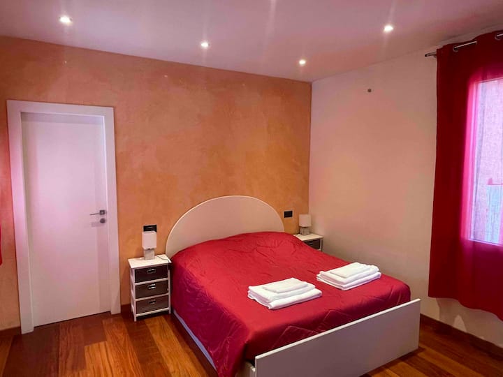 Venetian Red Apartment - Mestre, Venise