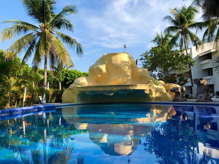 Master Suite. 3 Pools. 2 Minute Drive From Beach. - Ixtapa Zihuatanejo