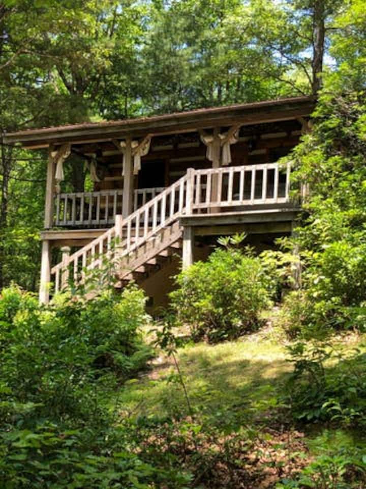 Wolf Ridge Private Cabin W/hot Tub - Virginia