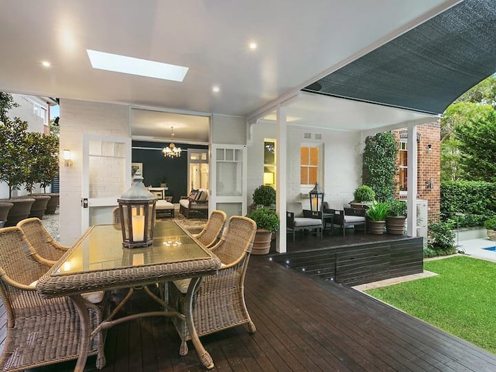 Pros - Radiance On Raglan - Moments From Ferry! - Mosman