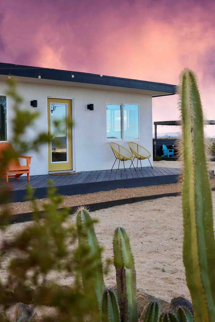 Ideal Couple’s Escape! Secluded, Hottub, Firepit! - Twentynine Palms, CA