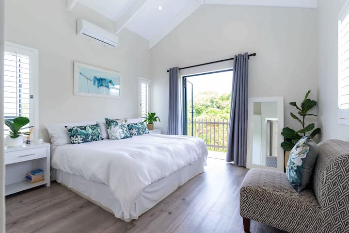 Solar Powered Home In Dunkirk Estate With Pool - Dolphin Coast