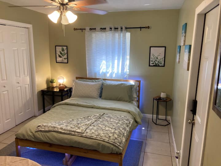 Private Room &Bath Near Fort Lauderdale Beaches - Pompano Beach, FL