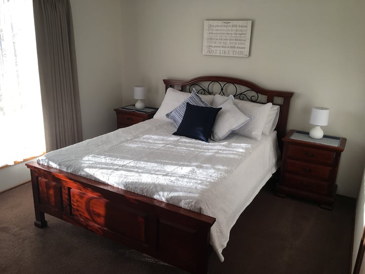 Spacious Two Bedroom Unit - Bendigo