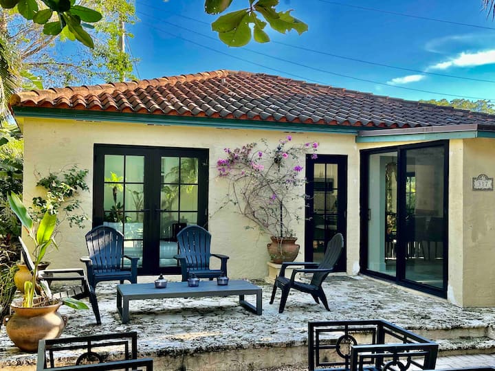 West Palm Beach "Jungalow" - 