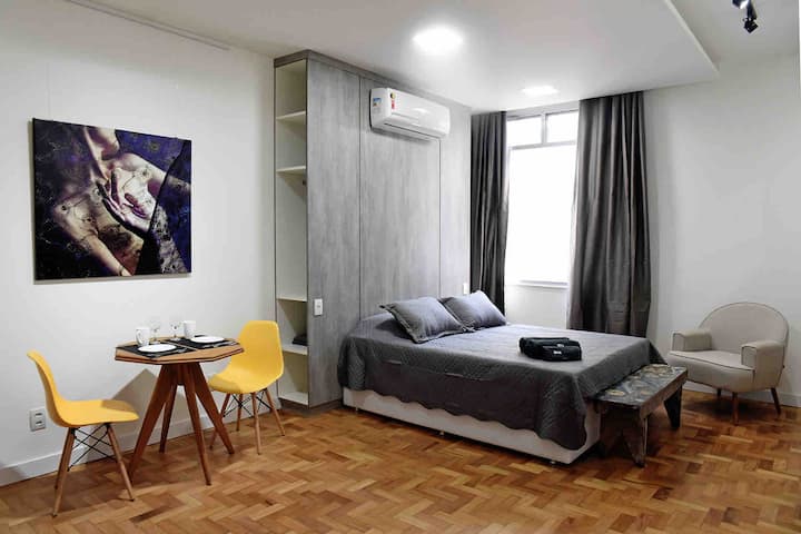 Art Gallery Apartment 3 Blocks From Ipanema Beach - Ipanema