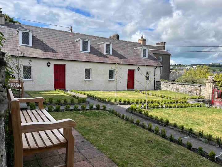 Alms Houses
Cottage 1 - Kinsale